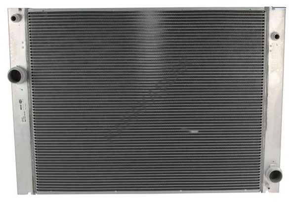 5 SERİSİ E60 SU RADYATÖRÜ 2001-2010 YEDEK PARÇA